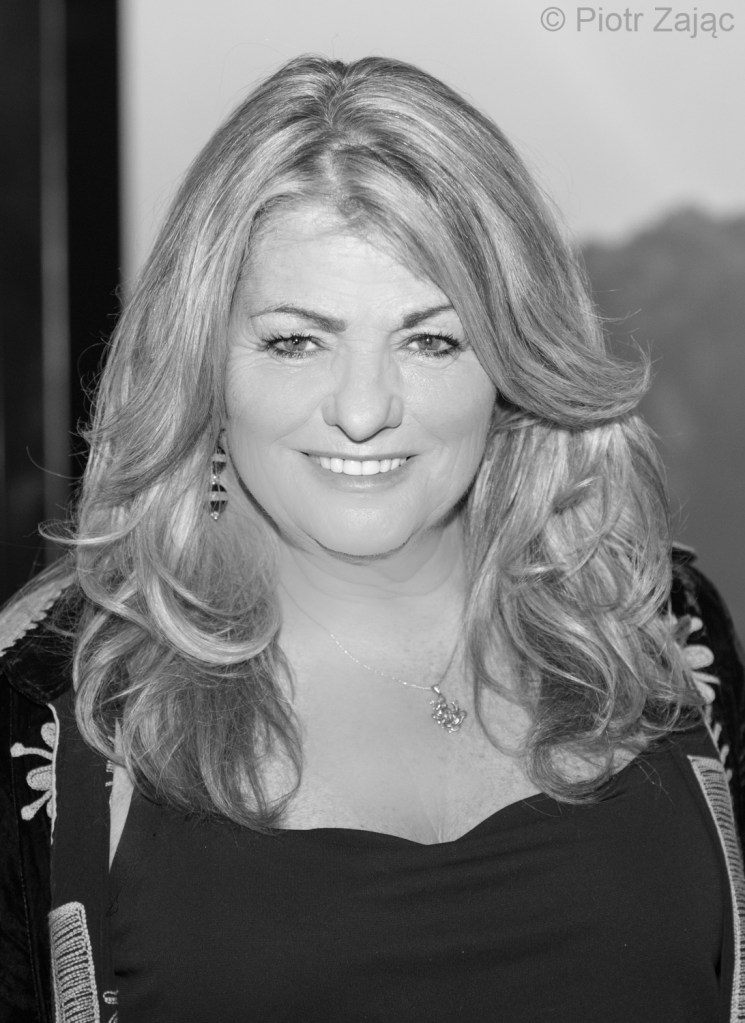 Carole Ashby who played in 2 James Bond films – portrait session ...